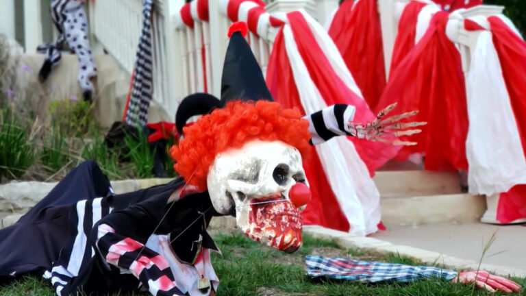 Halloween Clown Decorations That'll Chill and Thrill Your Guests