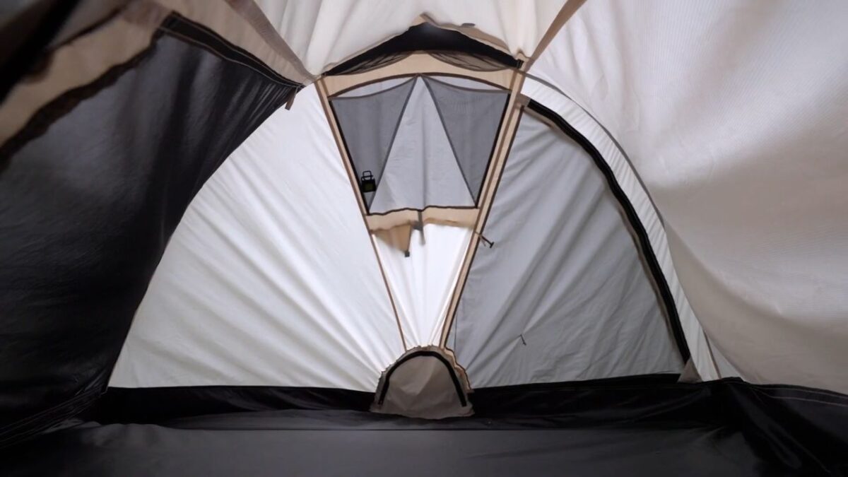 Lightweight Wind Anchor Tent can Survive Hurricane, Sets up in a Minute