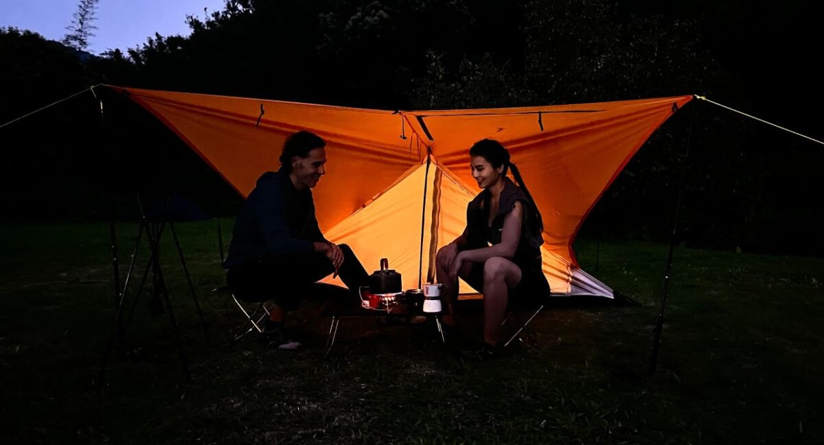 Lightweight Wind Anchor Tent can Survive Hurricane, Sets up in a Minute