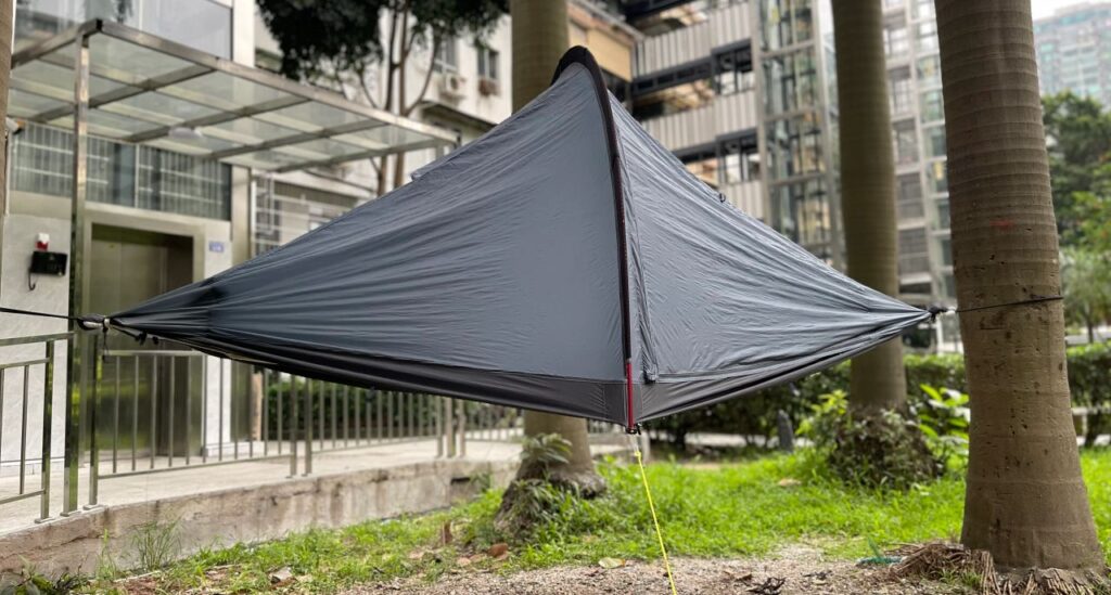 Lightweight Wind Anchor Tent can Survive Hurricane, Sets up in a Minute