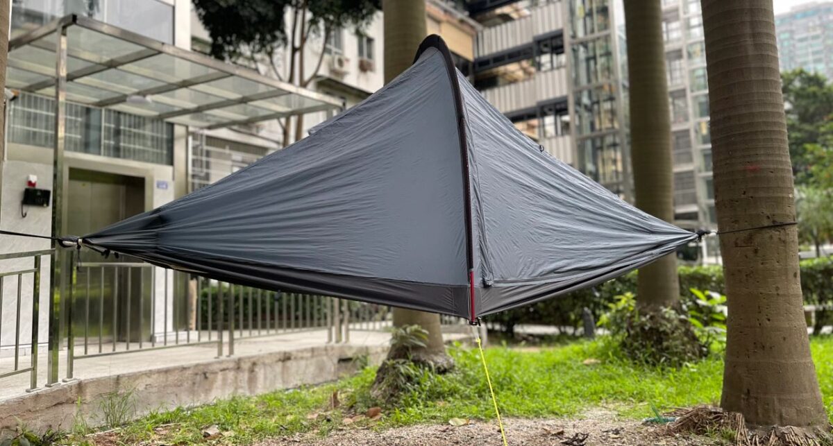 Lightweight Wind Anchor Tent can Survive Hurricane, Sets up in a Minute