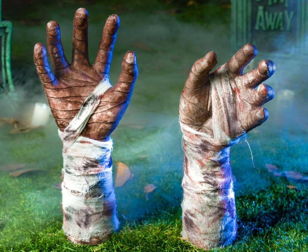 15 Zombie Halloween Décor Ideas to Turn Home Into Bloody Mess