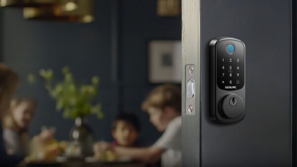 Desloc B200 Smart Lock Speeds up Fingerprint Unlocking with AI