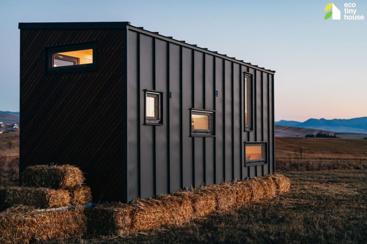 Getaway Tiny House has Cozy Aesthetic With Reverse Loft Layout