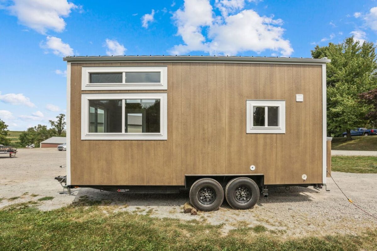 Mocha Tiny House Sleeps Four in Its 20ft Cabinesque Aesthetic