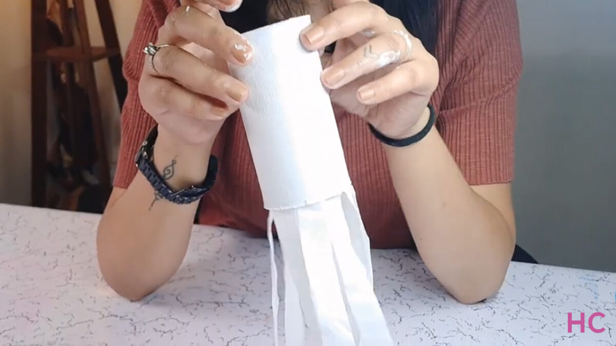 How to Turn Toilet Paper Roll Into Halloween Ghost