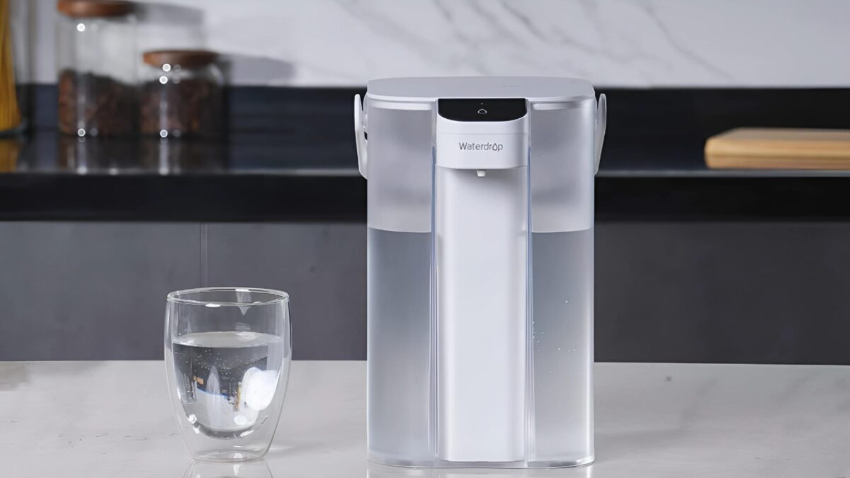 Best Water Filter Pitchers for Your Travel Gear: Gravity vs. Electric