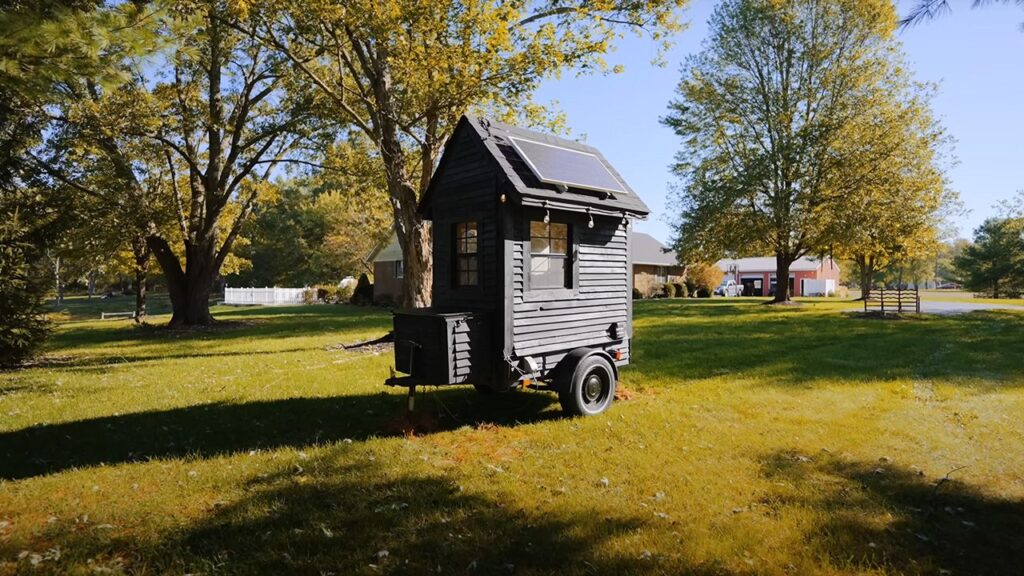 World's Smallest Tiny House on Wheels Measures 19 sq ft