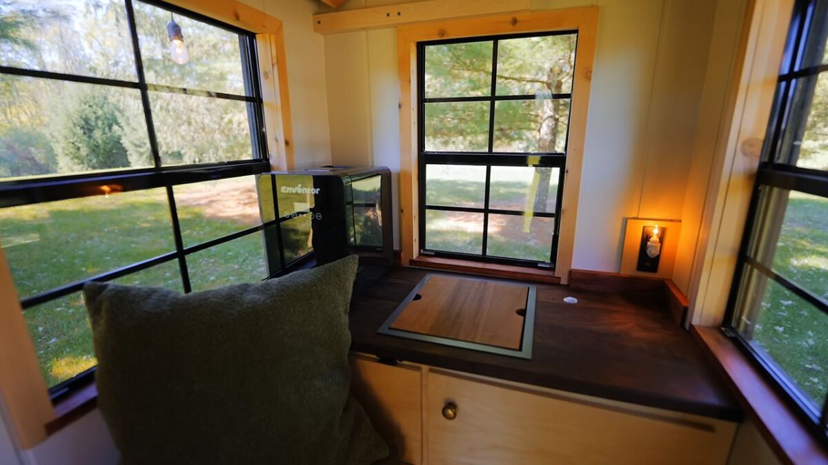 World's Smallest Tiny House on Wheels Measures 19 sq ft