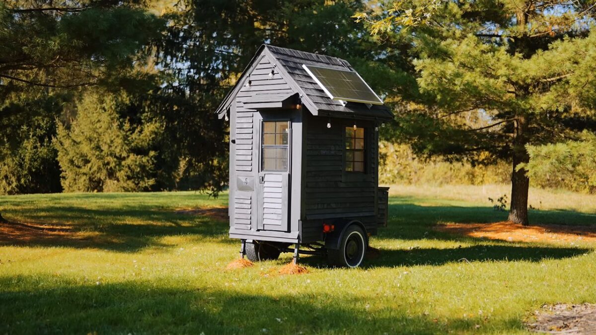 World's Smallest Tiny House on Wheels Measures 19 sq ft