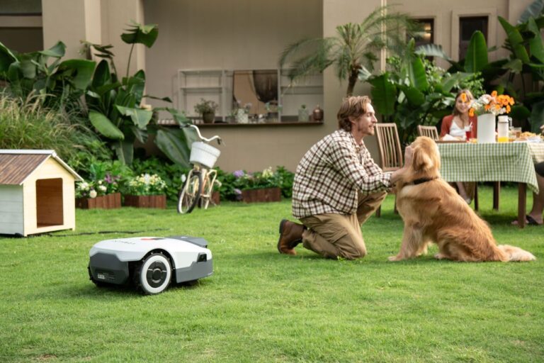 ANTHBOT Genie Lawn Mower Maps Periphery, Avoids Obstacles