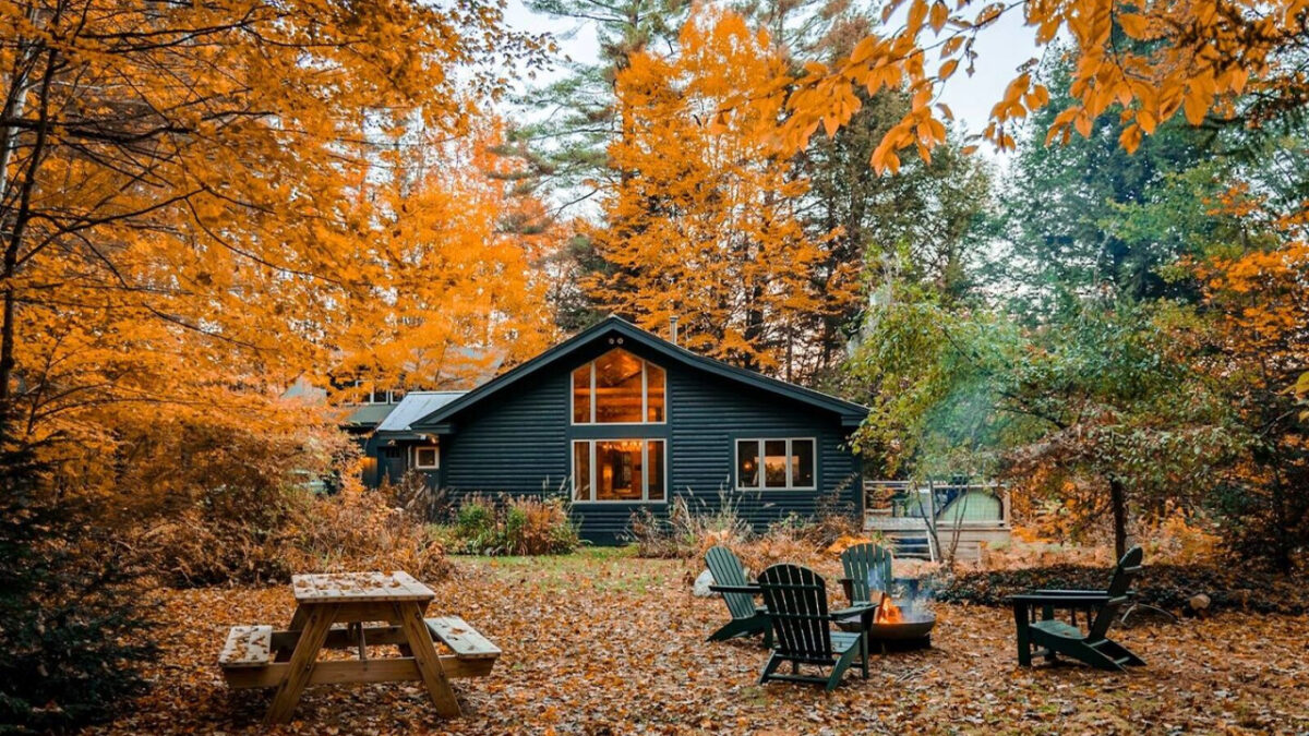 Best Fall Airbnbs in Vermont for Ultimate Leaf-Peeping