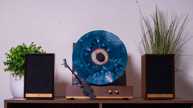 LG DukeBox is Sculptural Vacuum Tube OLED Speaker for 2024