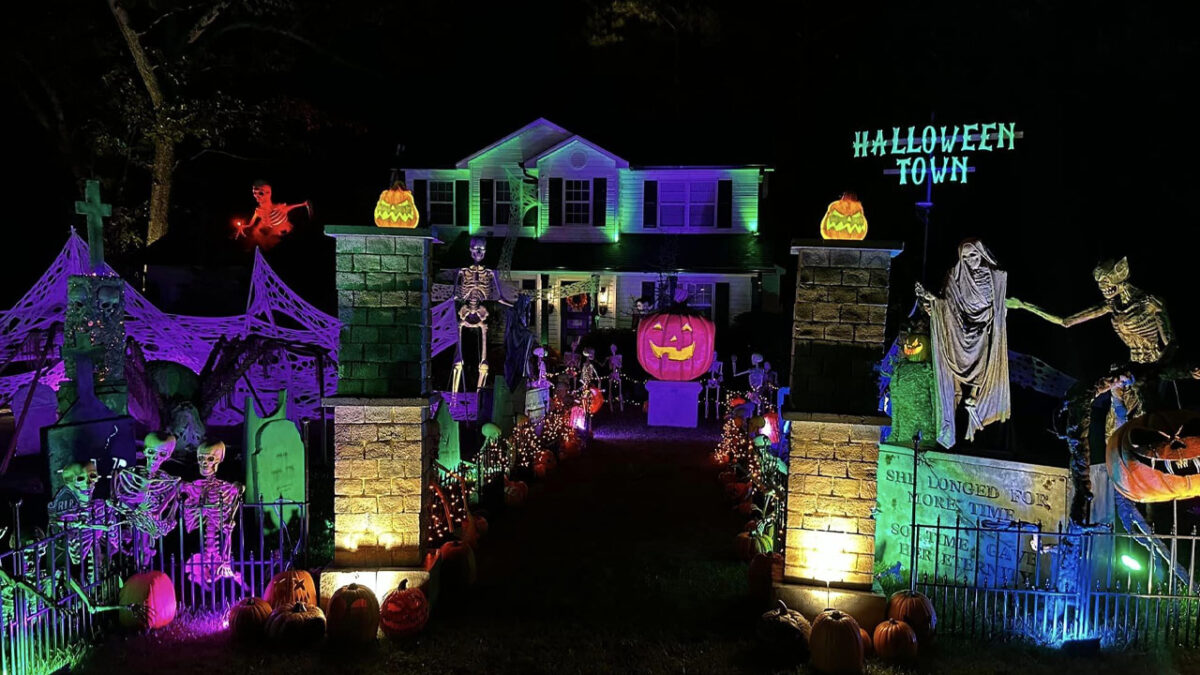 This Man's Halloween Yard Display is Spookiest Thing You'll See
