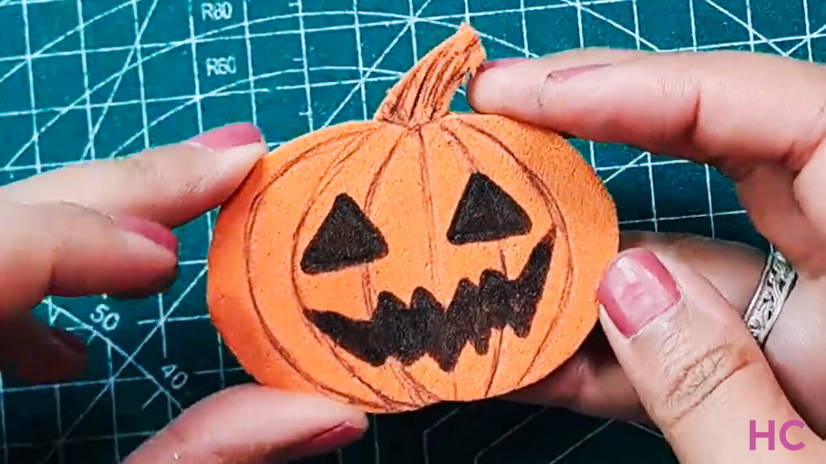 DIY Jack-o’-Lantern Garland for Halloween | Under $10 Crafts