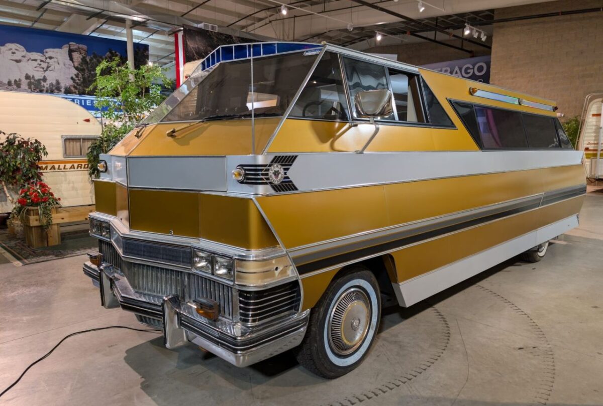 Retired Lt. Col. Built Incredible Star Streak II Motorhome