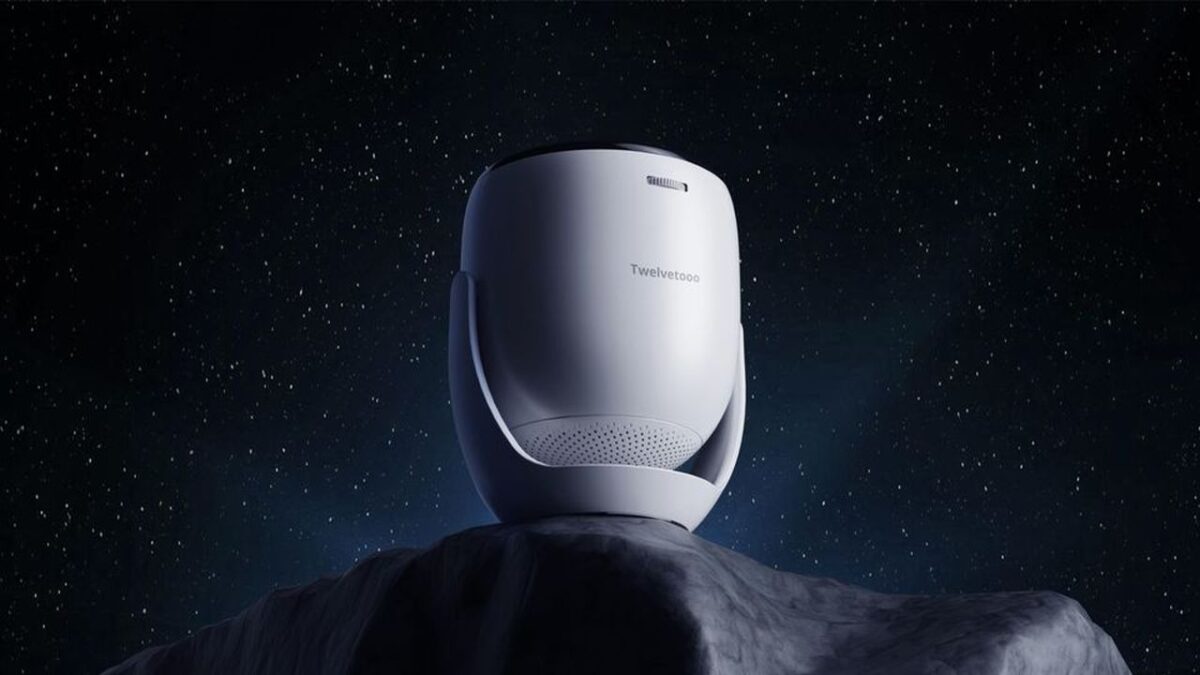 Twelvetooo 3D Holographic Projector is an Affordable 4K Wonder