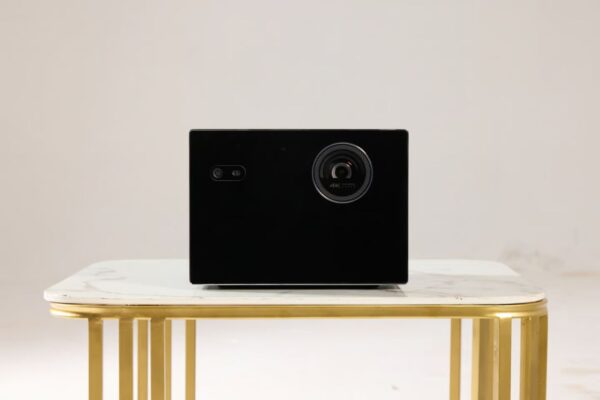 VisionMaster 4K Projector Throws up 300-in Screen Anywhere