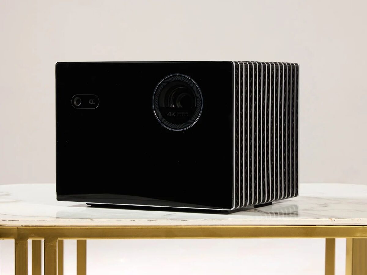 VisionMaster 4K Projector Throws up 300-in Screen Anywhere