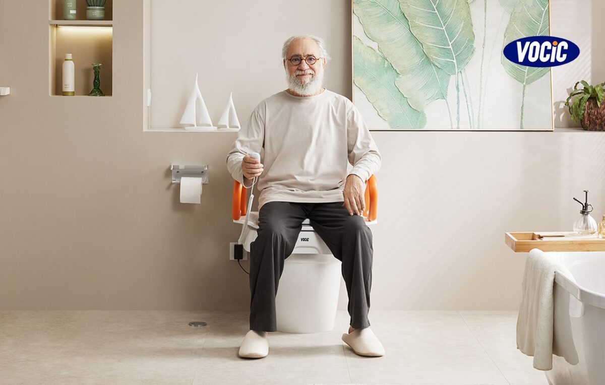 AX12 Electric Toilet Lets Elderly Rise from the Seat Effortlessly
