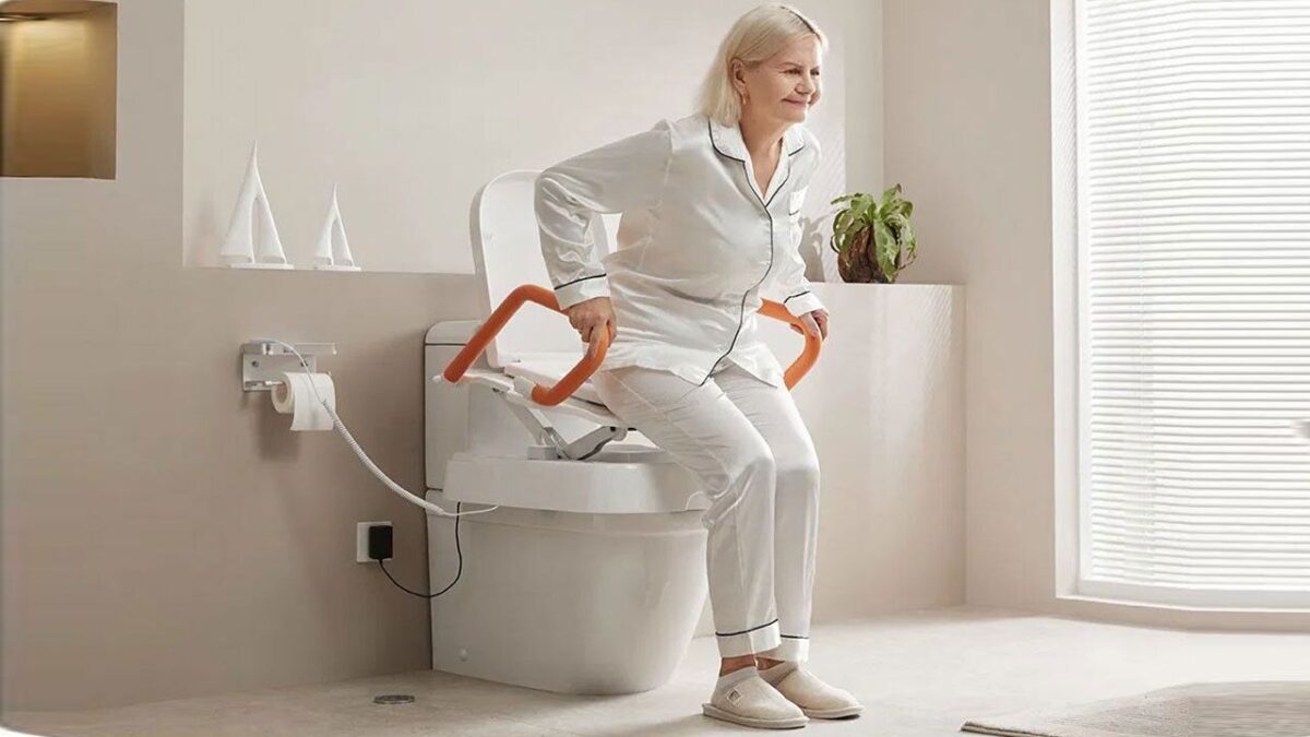 AX12 Electric Toilet Lets Elderly Rise from the Seat Effortlessly