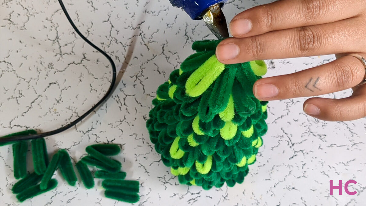 How to Make Christmas Tree From Pipe Cleaners: Video Tutorial
