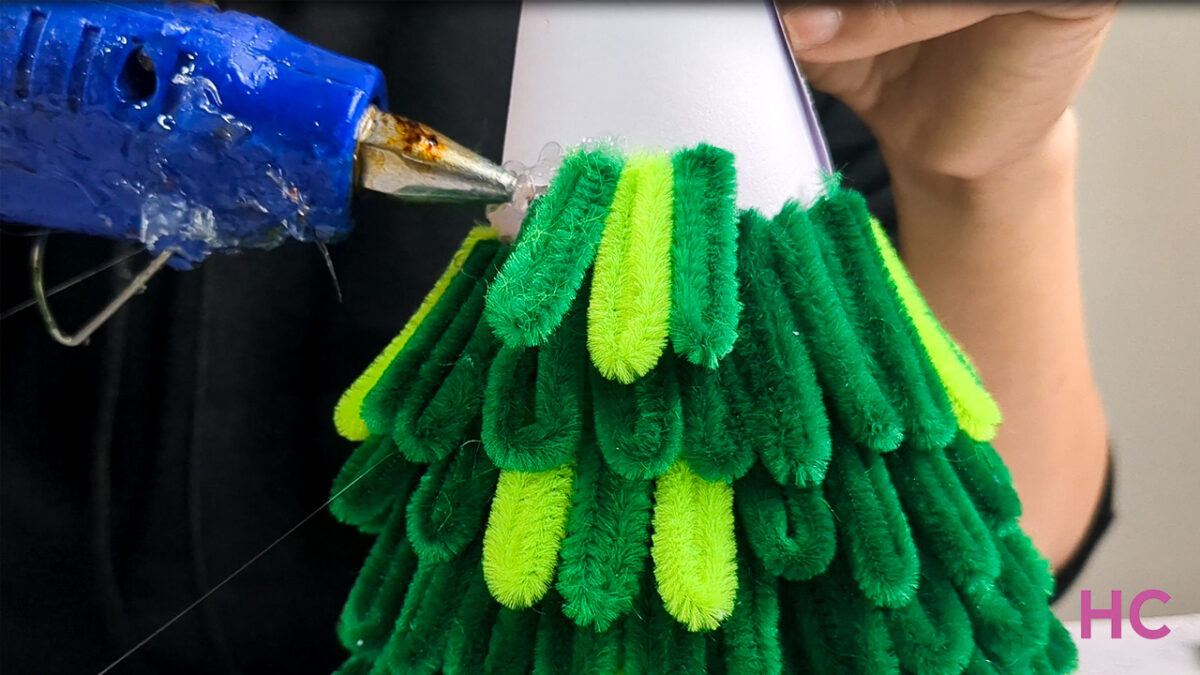 How to Make Christmas Tree From Pipe Cleaners: Video Tutorial