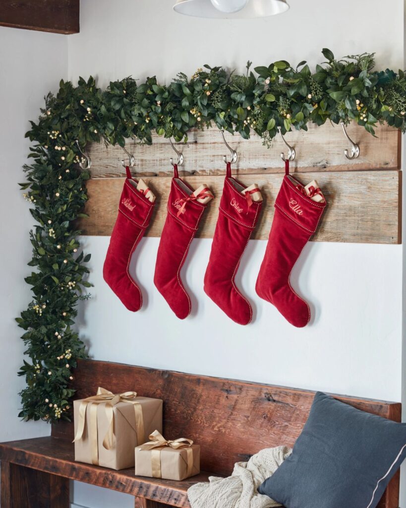 Best 25+ Christmas Garlands You Need to Buy Right Now