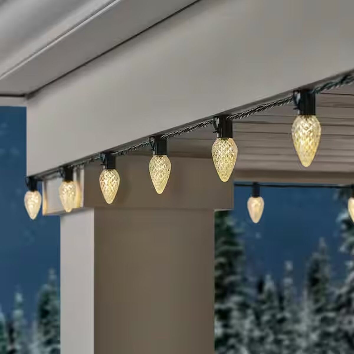 Home Depot Giant Light Bulb is Brightening Christmas This Year