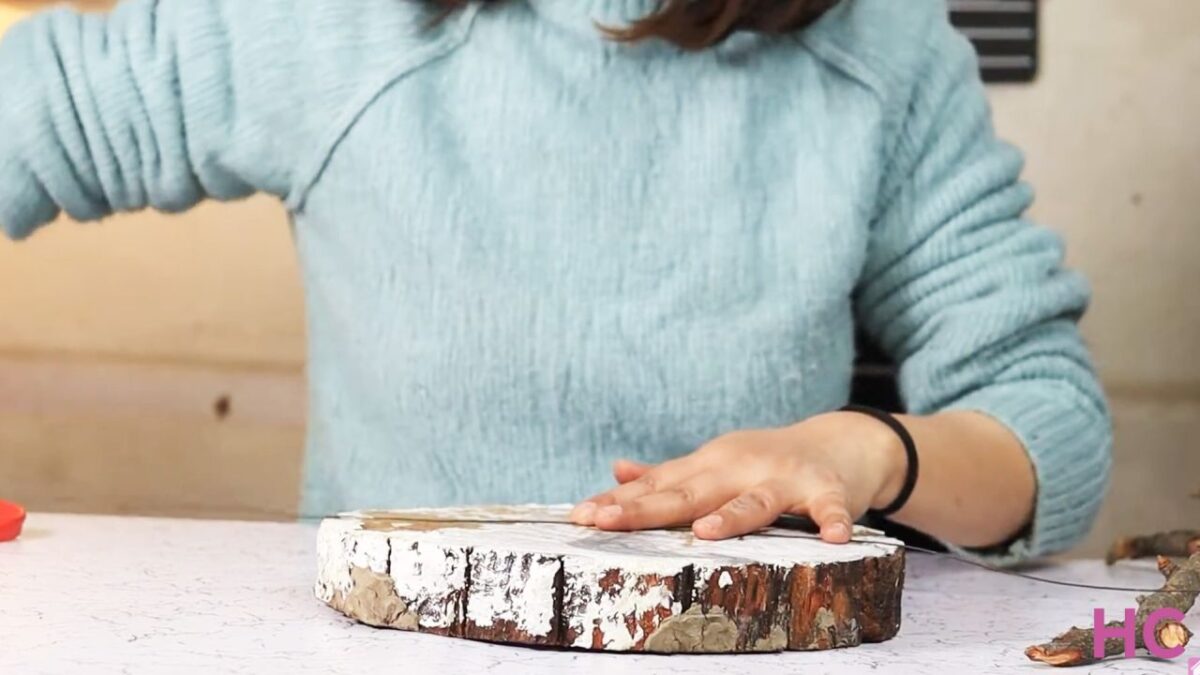 DIY Twig Christmas Tree is Perfect Last-Minute Christmas Décor