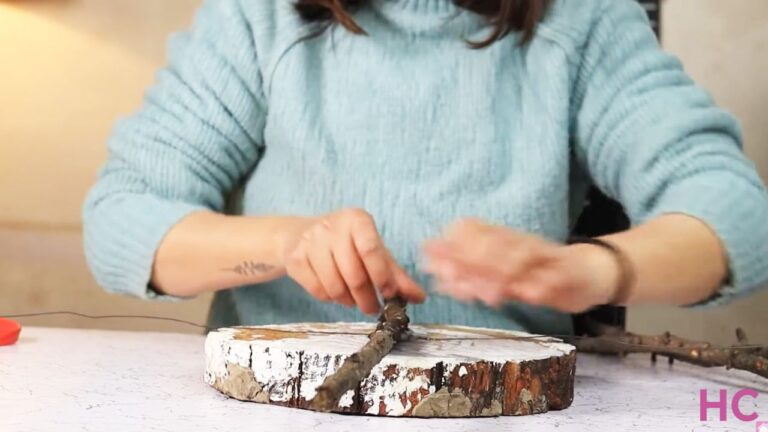 DIY Twig Christmas Tree is Perfect Last-Minute Christmas Décor
