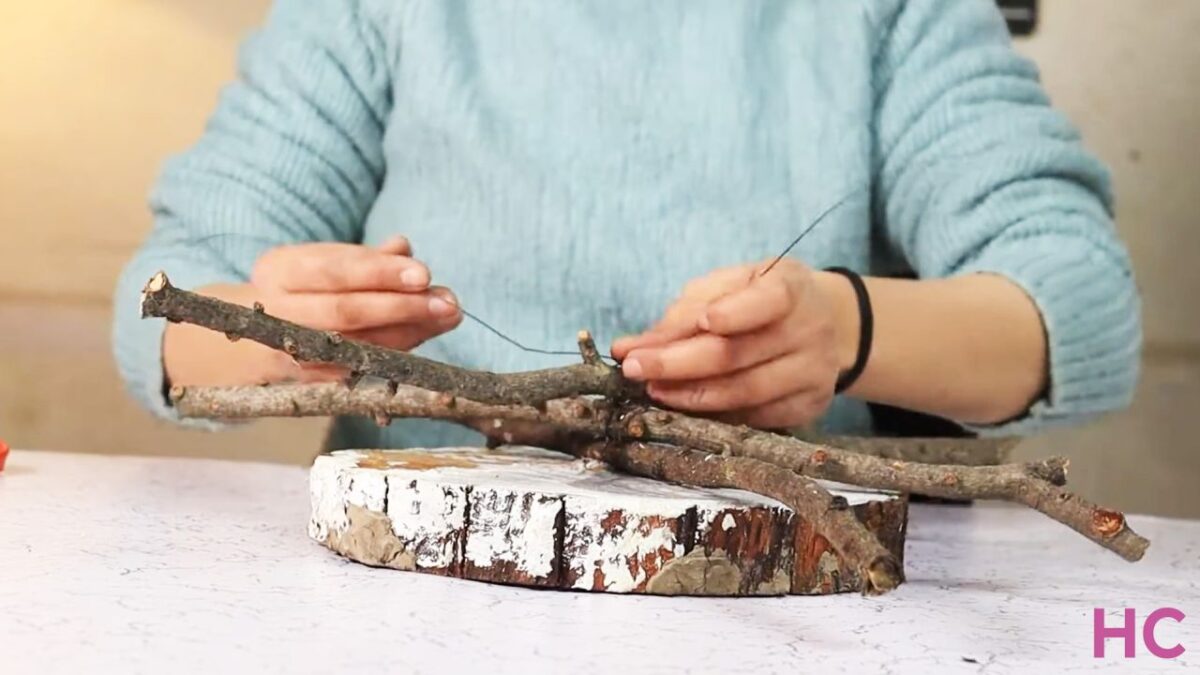DIY Twig Christmas Tree is Perfect Last-Minute Christmas Décor