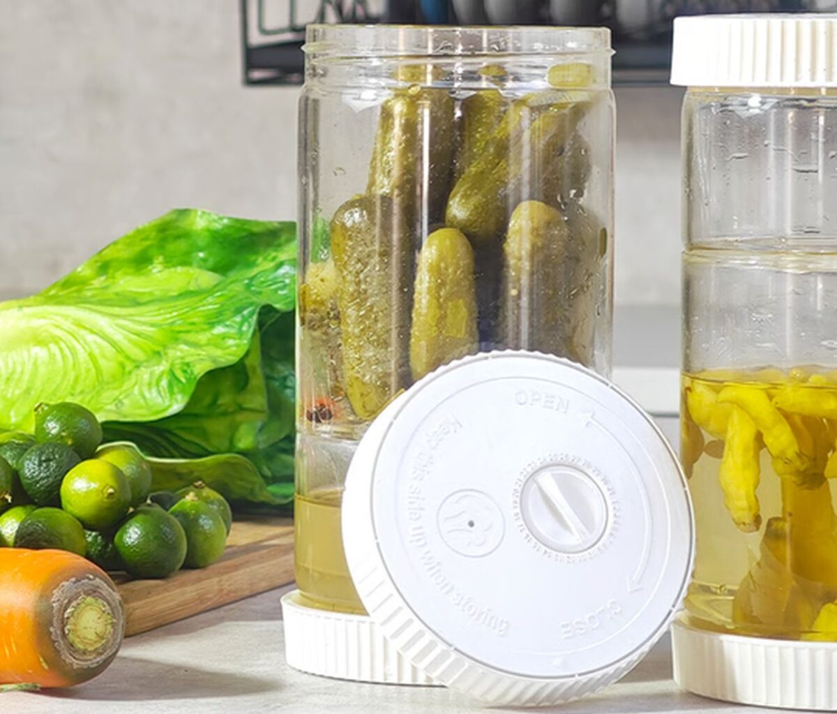 Pijar Glass Pickle Jar has Hourglass-Inspired Design to Filter wet and ...