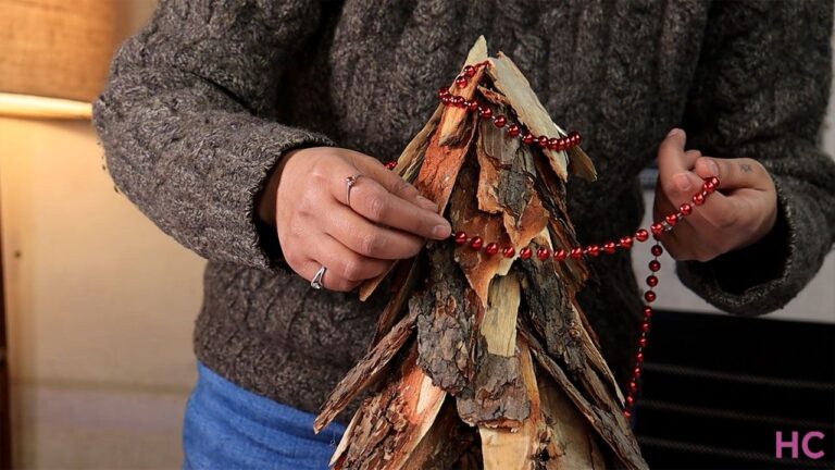 How to Make Wood Chip Christmas Tree for Tabletop Decorations