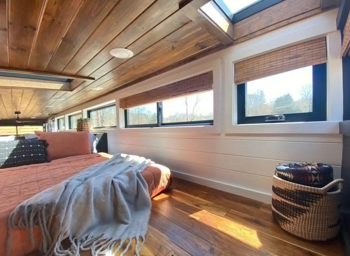 Eco-Friendly Grackle Tiny House is Off-Grid Airbnb Rental