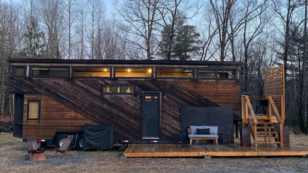 Eco-Friendly Grackle Tiny House is Off-Grid Airbnb Rental