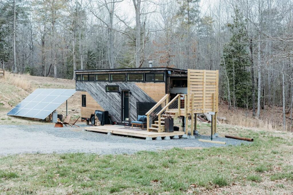 Eco-Friendly Grackle Tiny House is Off-Grid Airbnb Rental