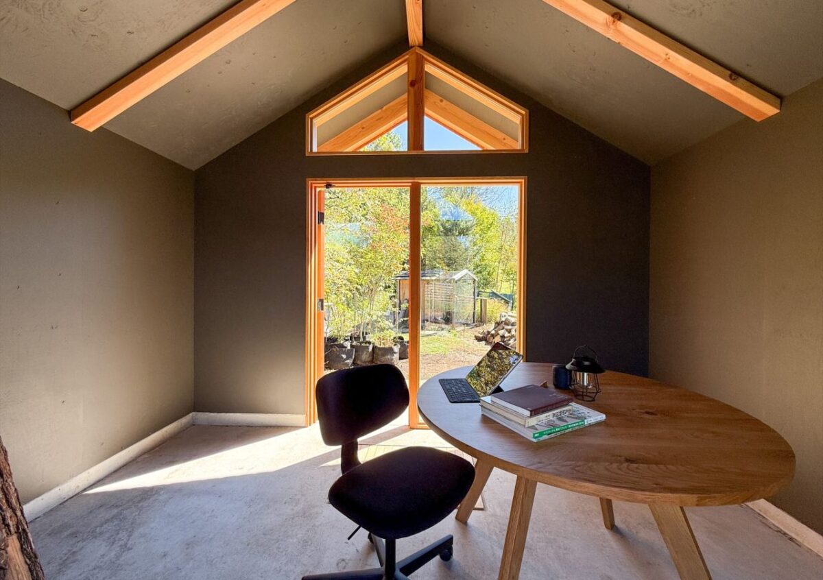 This Minimalistic Hovering Cabin in Japan Appears to be Floating