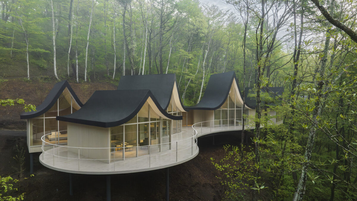 Japanese House has Six Cottages Connected by Terrace and Roof