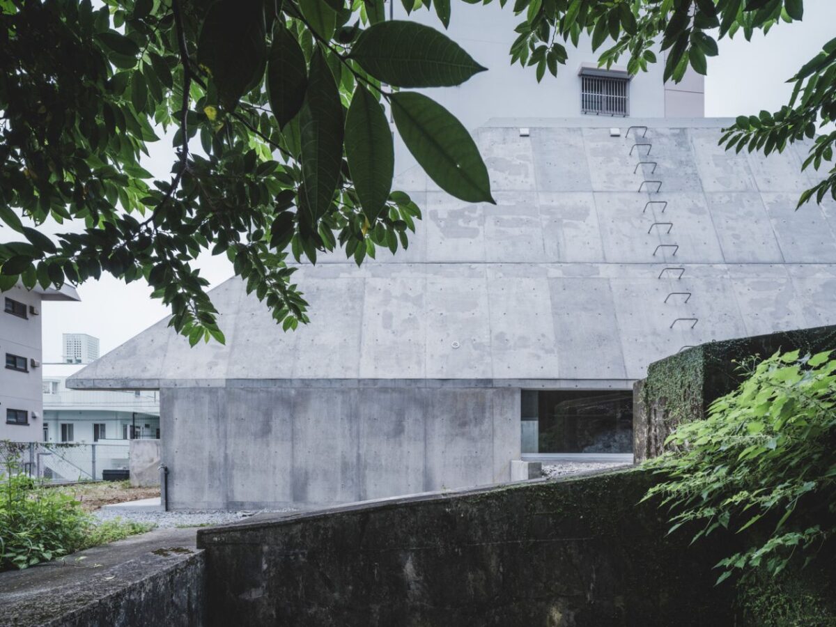 This Concrete House in Japan Embraces Pyramid Shape