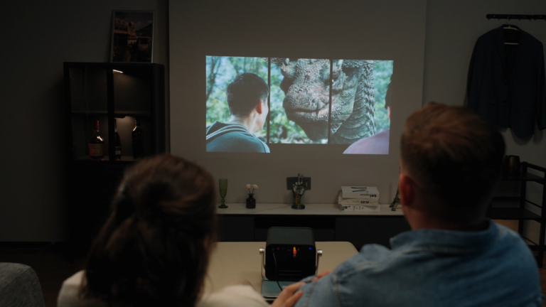 Black Warrior 4K Laser Projector Offers Glassless 3D Support