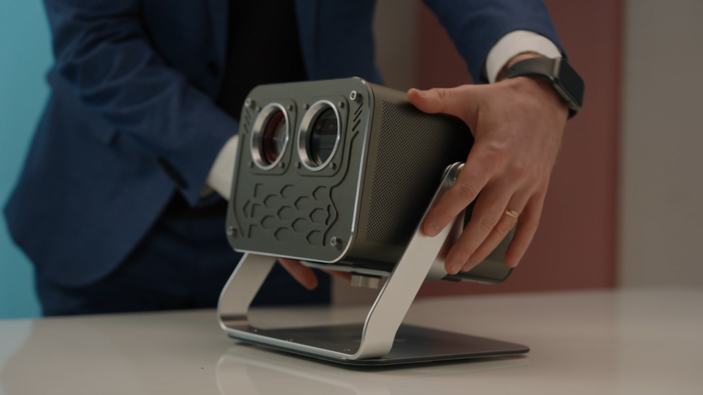 Black Warrior 4K Laser Projector Offers Glassless 3D Support