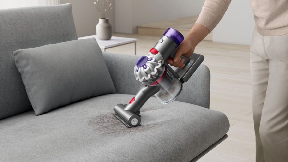 Dyson's New Handheld Vacuum Cleaner Runs for 50 Minutes