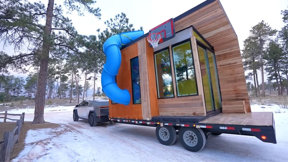 YouTuber Builds Gaming-Themed Tiny House for $25K