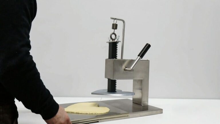 LG DukeBox is Sculptural Vacuum Tube OLED Speaker for 2024