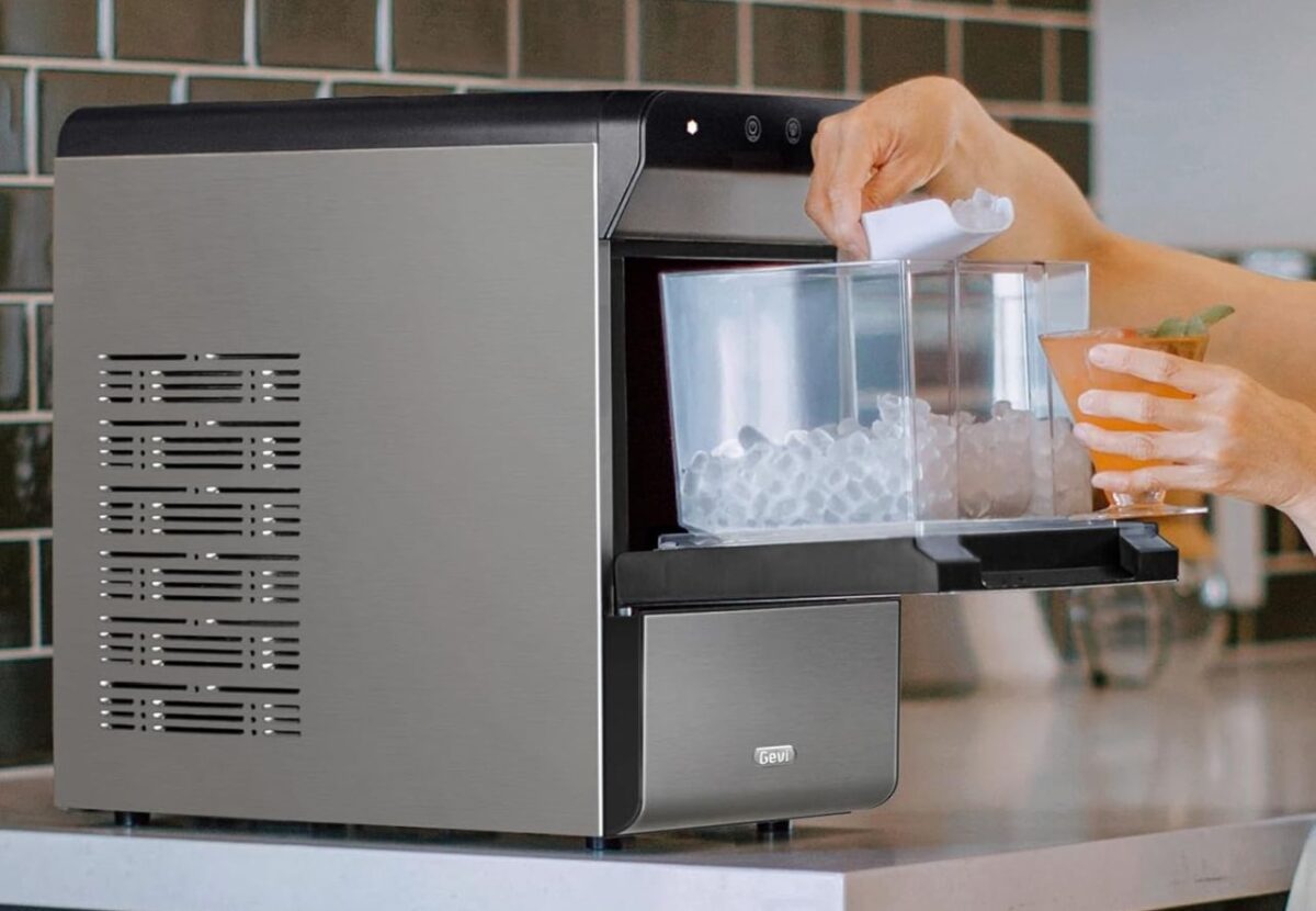 Best Ice Makers of 2025 to Beat the Heat With Chilled Drinks