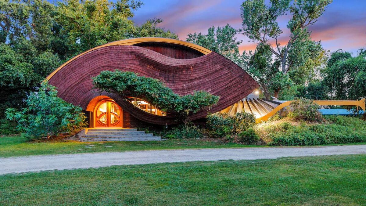 Live Your Middle-earth Fantasy at Quirky Hobbit House in California