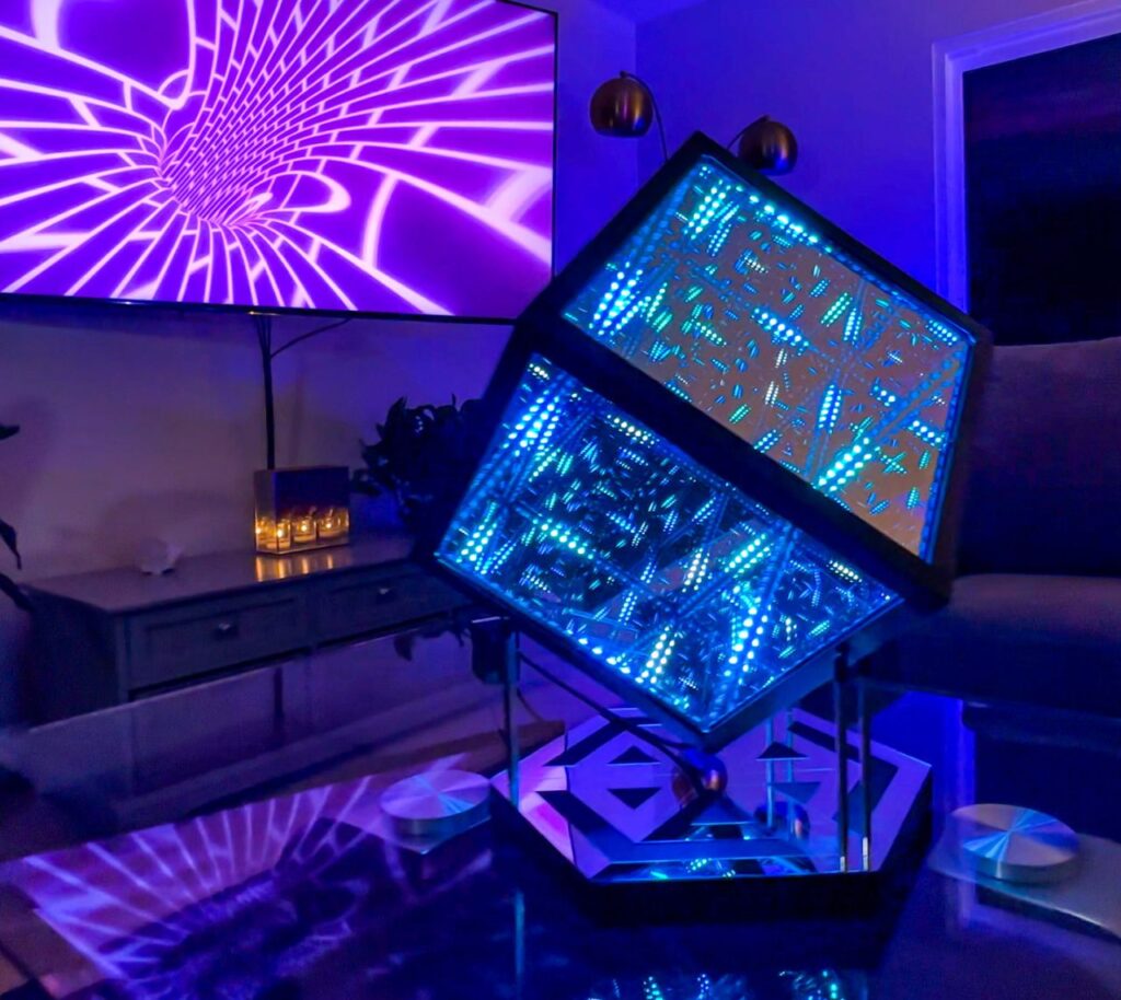 HyperCube-SE Sound Reactive LED Cube Makes Light Patterns