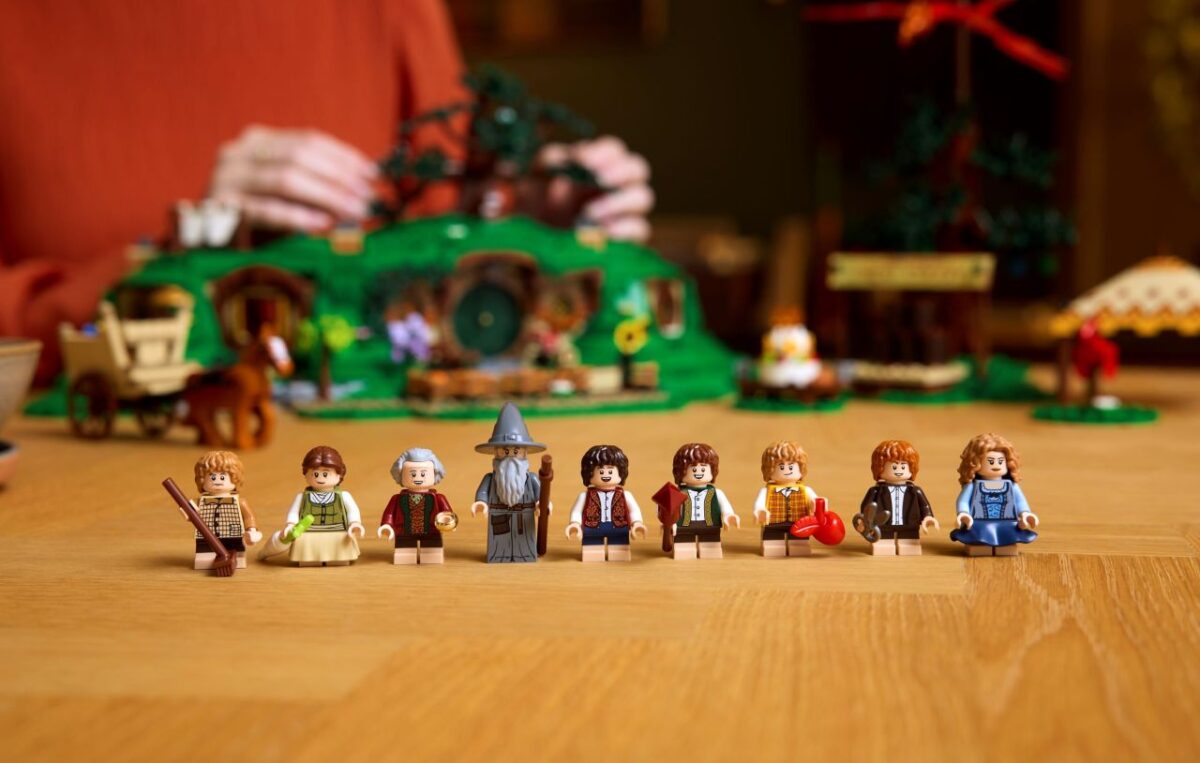 The Shire LEGO set Makes You Part of Bilbo's Eleventy-First Birthday