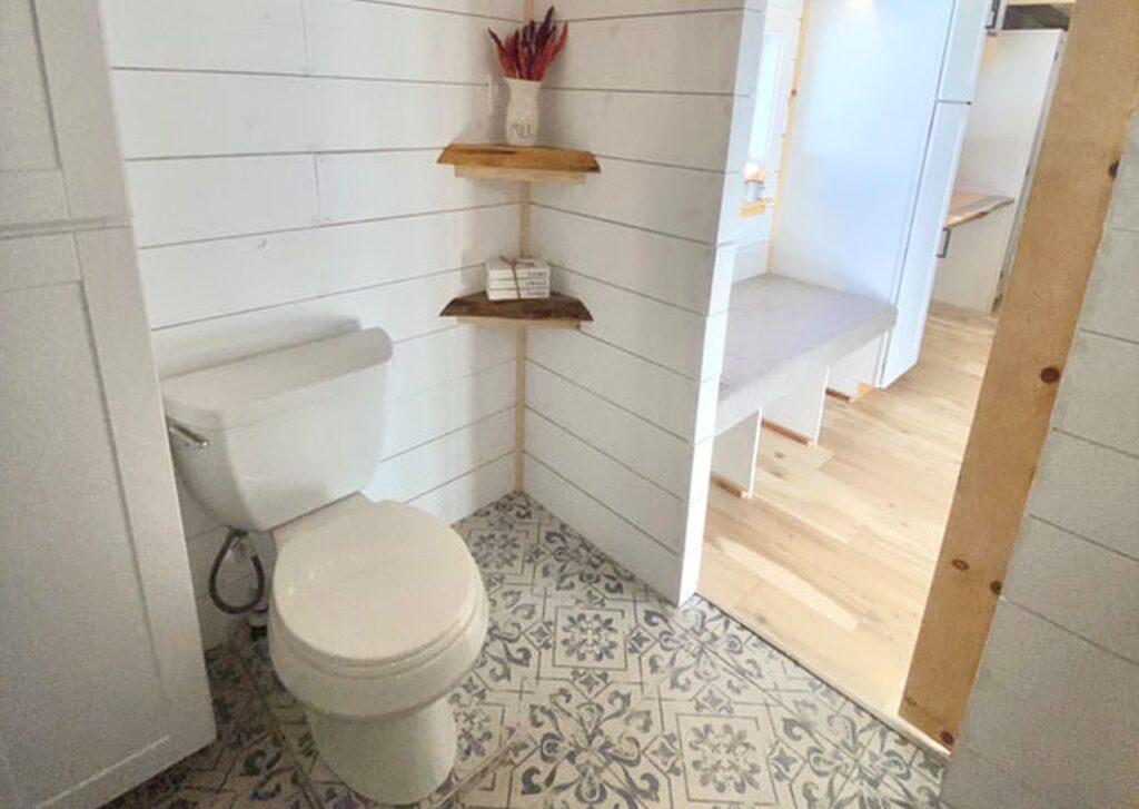 Bella Tiny House Doesn't Skimp on Comfort in 28 ft. Configuration
